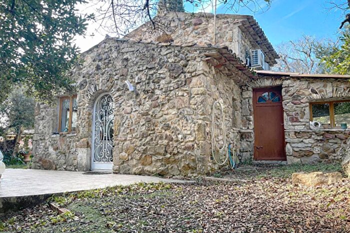 Maison à vendre - Uzès - 6 pièces - 5 chambres