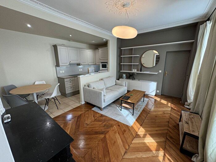 Appartement à louer - Archives, Paris ème arrondissement - 2 pièces - 1 chambre