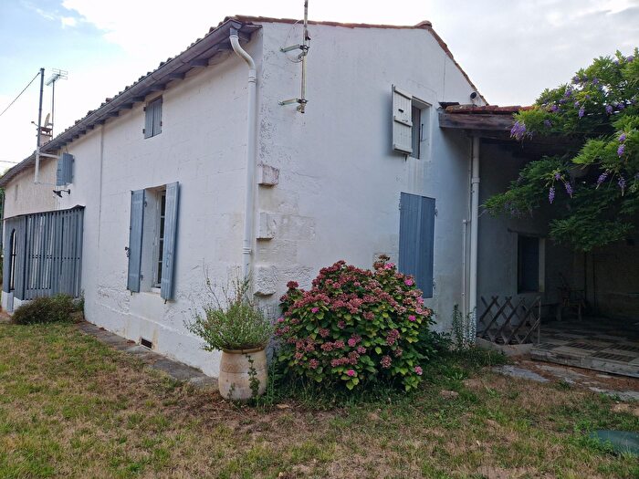 Saint-Fort-sur-Gironde : Maison 7 pièces à vendre