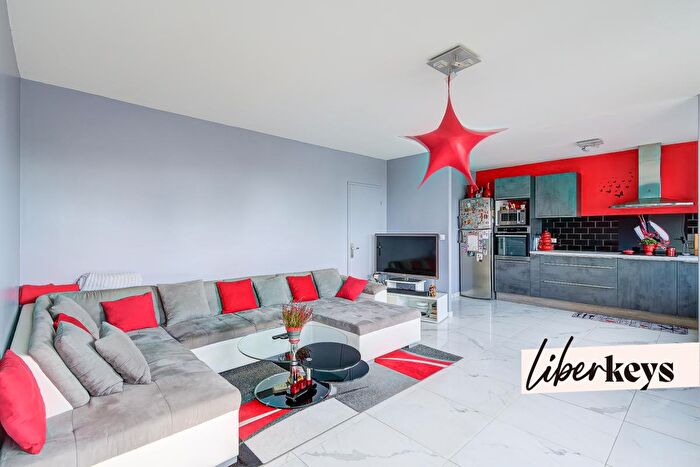 Appartement à vendre - Sucy-en-Brie, Rond dOr - 3 pièces - 2 chambres