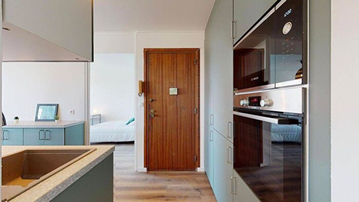 Appartement 5 pièces à louer à Glaciere-Jomard, Oullins-Pierre-Bénite