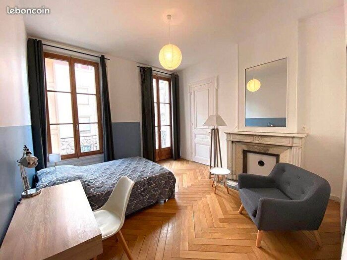 Appartement à louer - Jacquard, Saint-Étienne - 6 pièces - 5 chambres