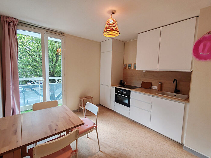 Appartement à louer - Quartiers Nord-Ouest, Villejean - 2 pièces - 2 chambres