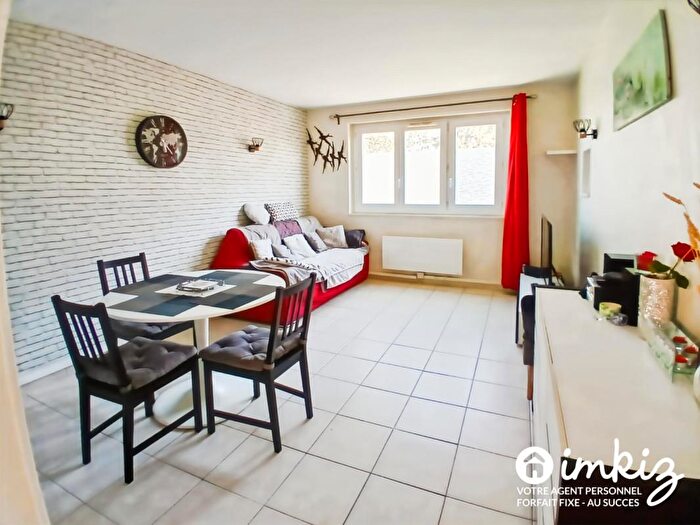 Appartement à vendre - Saint-Fargeau-Ponthierry - 3 pièces - 2 chambres