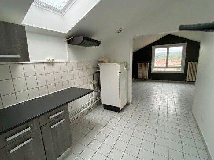 Appartement à louer - Commercy - 4 pièces - 1 chambre