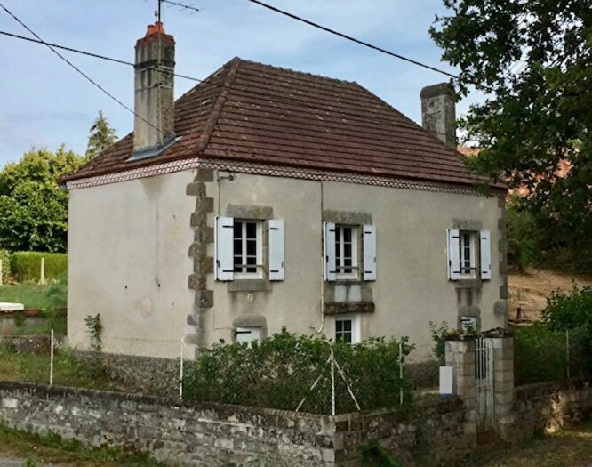 Maison à vendre - Lussac-les-Églises - 4 pièces - 1 chambre