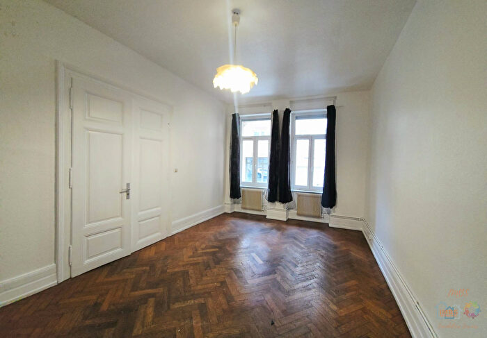 Appartement à louer - Strasbourg, Forêt Noire - 4 pièces - 3 chambres