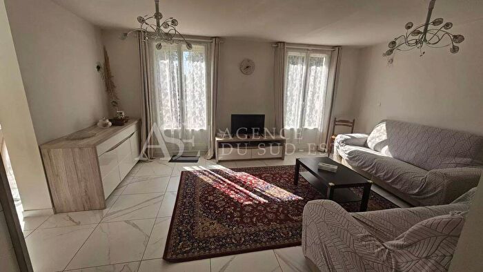 Appartement à louer - Saint Mitre les Granettes Pey Blanc, Aix-en-Provence - 4 pièces