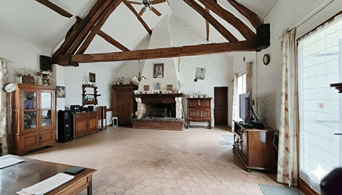 Maison 7 pièces à Beaune-la-Rolande, à vendre