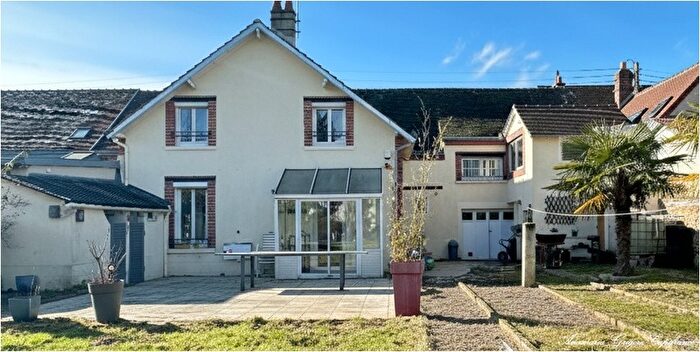 Maison à vendre - Courville-sur-Eure - 6 pièces - 5 chambres
