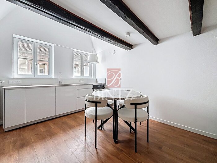 Appartement à louer - Strasbourg, Centre-ville, Mairie - 1 pièce