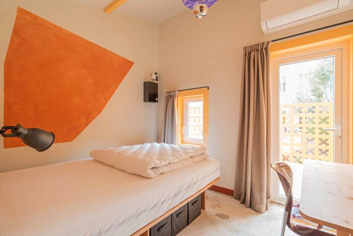 Appartement à louer - La Blancarde, Marseille ème arrondissement - 6 pièces - 6 chambres