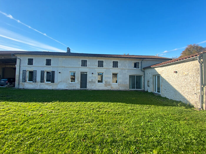 Maison à vendre - Coulonges - 10 pièces - 4 chambres