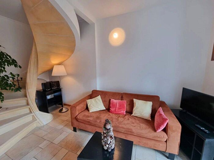 Appartement à louer - Poincare, Garches - 2 pièces - 1 chambre