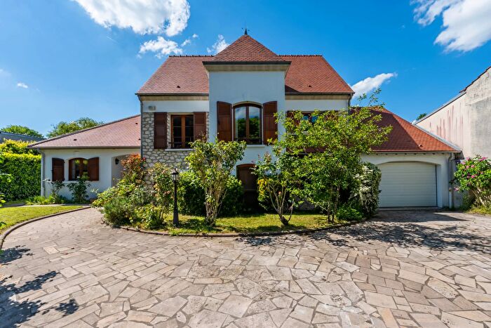 Bois-le-Roi - Maison 6 pièces à vendre