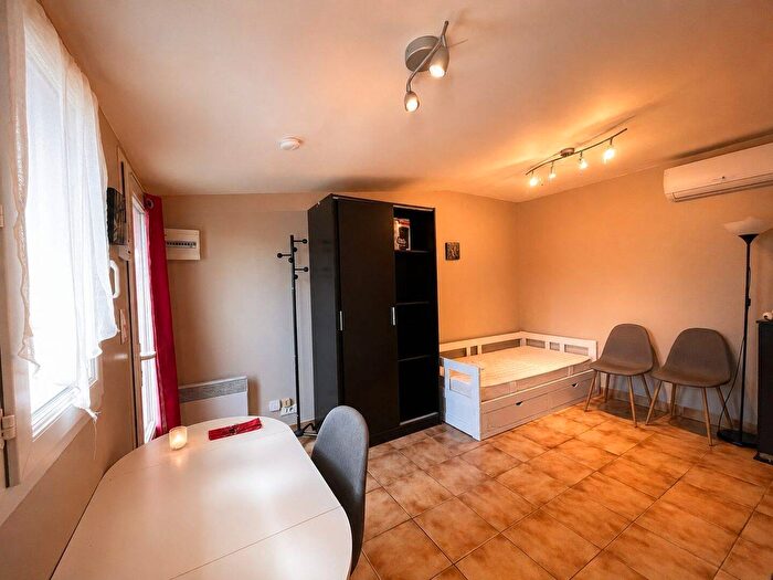 Appartement 1 pièce à Saintes, à louer