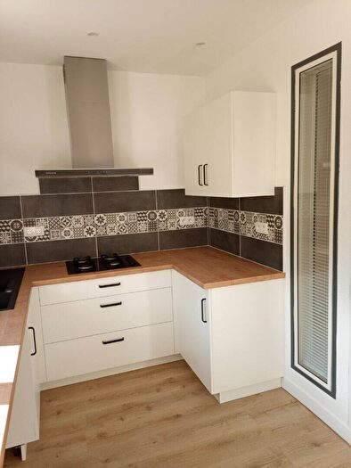 Maison à louer - Fougères - 6 pièces - 4 chambres