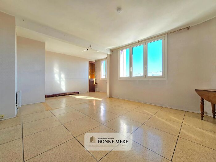Appartement à vendre - Marseille e , Bon Secours - 4 pièces - 3 chambres