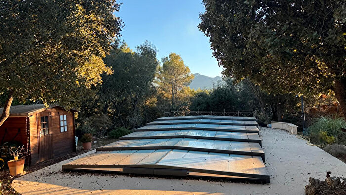 Maison à vendre - Peyrolles-en-Provence - 5 pièces - 4 chambres