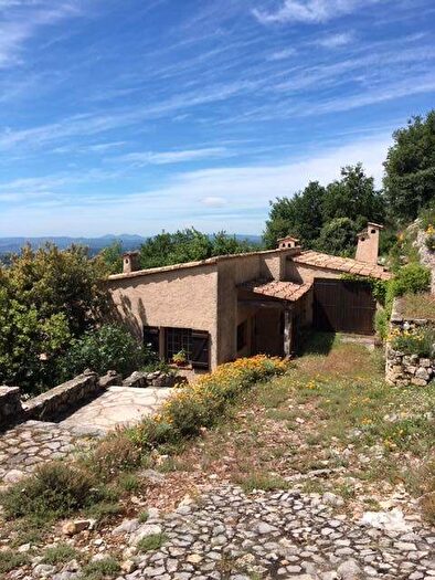 Maison à louer - Saint-Jeannet - 3 pièces - 2 chambres