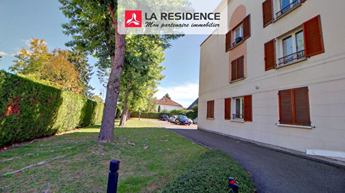 Les Clayes-sous-Bois, Centre-ville : Appartement 2 pièces à vendre