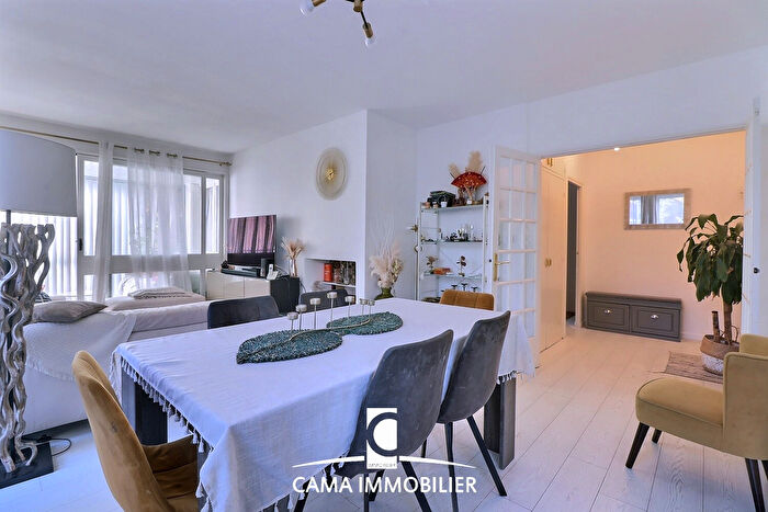 Appartement à vendre - Fontenay-le-Fleury, Plaine - 5 pièces - 3 chambres