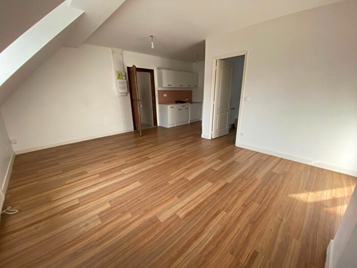 Appartement à louer - La Loupe - 2 pièces - 1 chambre