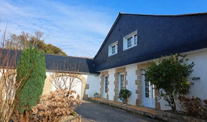 Maison à louer - Plogastel-Saint-Germain - 3 pièces - 2 chambres