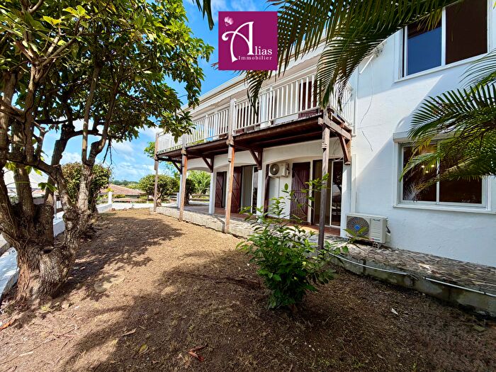 Maison à louer - Le Gosier - 4 pièces - 3 chambres