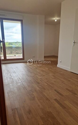Appartement 1 pièce à Saint-Cyr-l'École, Langevin, à louer