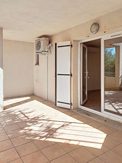 Appartement à louer - Nîmes, Route dAvignon - 2 pièces - 1 chambre