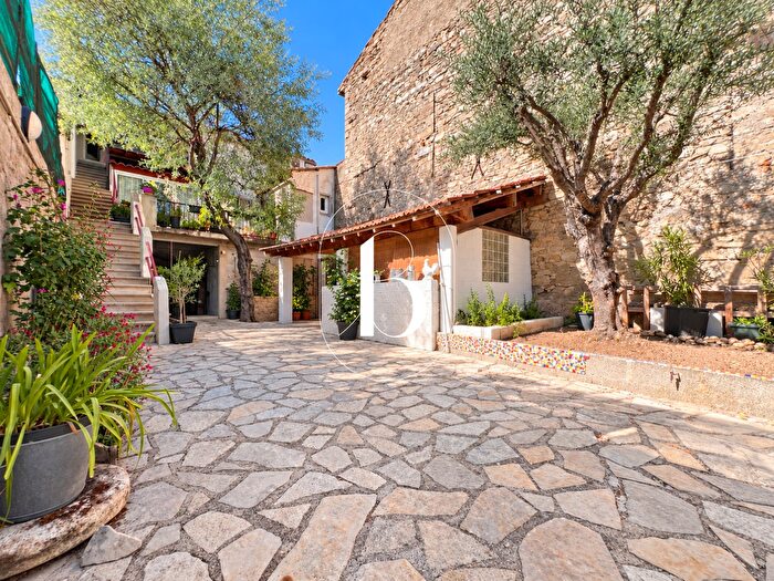 Maison 6 pièces à Barjac, à vendre