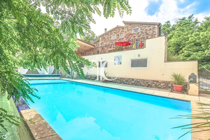 Maison à vendre - Les Vans - 8 pièces - 6 chambres