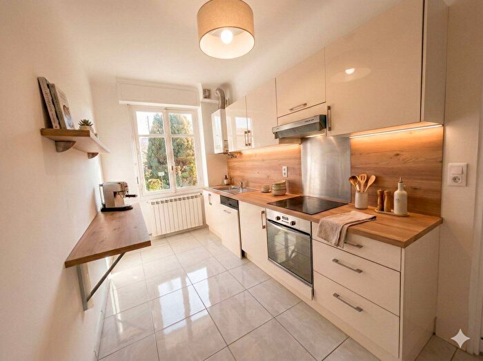 Appartement à louer - Le Cannet - 3 pièces - 2 chambres