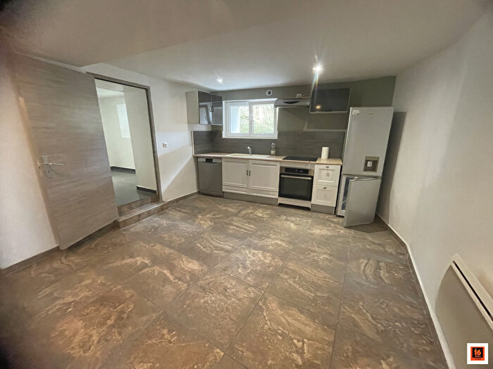 Maison à vendre - Escoutoux - 7 pièces - 3 chambres