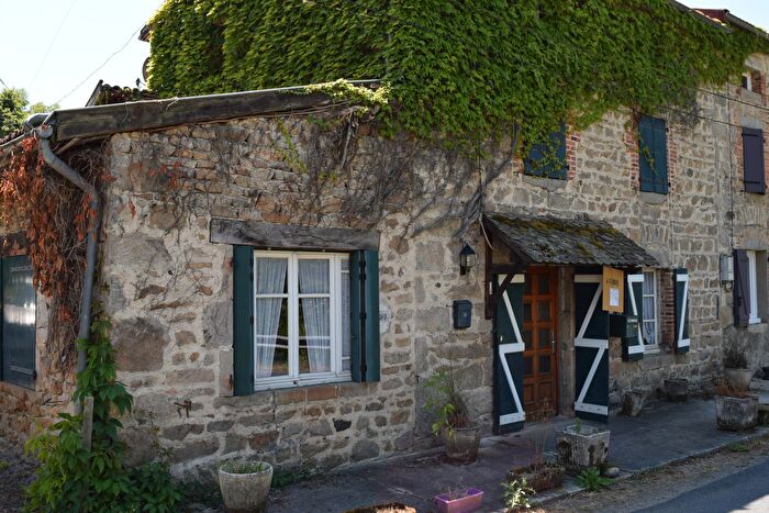 Maison à vendre - Viscomtat - 5 pièces - 3 chambres