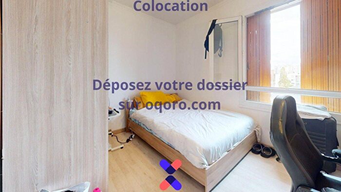 Appartement à louer - Les Minguettes-Charles Perrault, Vénissieux - 5 pièces - 4 chambres