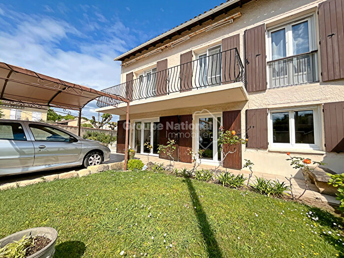 Maison à vendre - Arles, Pont de Crau, Moulès - 6 pièces - 4 chambres