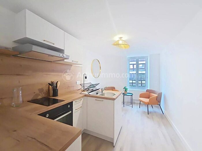 Appartement à louer - Charras, Clermont-Ferrand - 2 pièces - 1 chambre