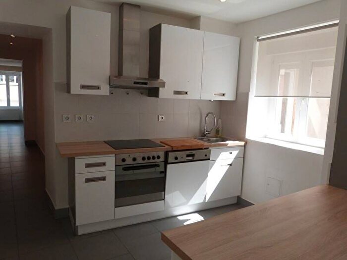 Appartement à louer - Centre Ville, Sarreguemines - 4 pièces - 2 chambres