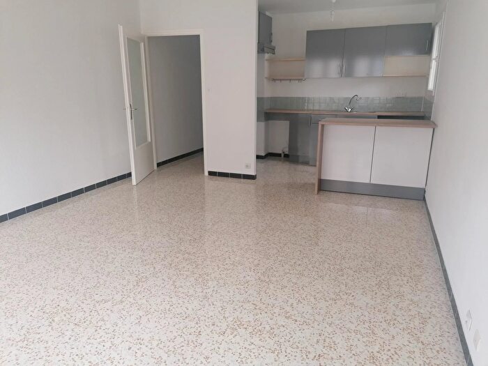 Appartement à louer - Nîmes, Les Amoureux - 2 pièces - 1 chambre