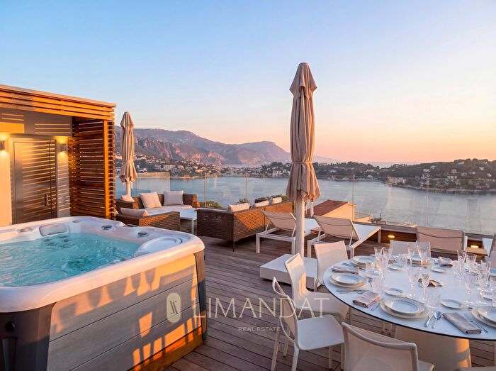 Maison à louer - Nice, Mont-Boron - 6 pièces - 3 chambres