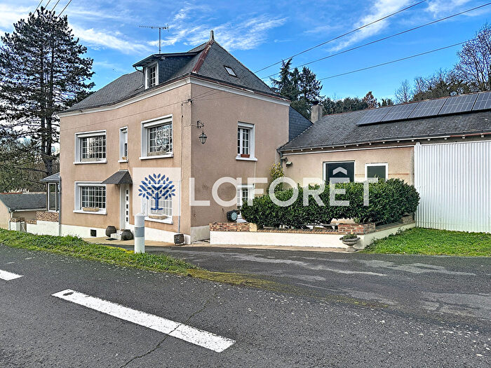 Maison à vendre - Airvault - 7 pièces - 4 chambres