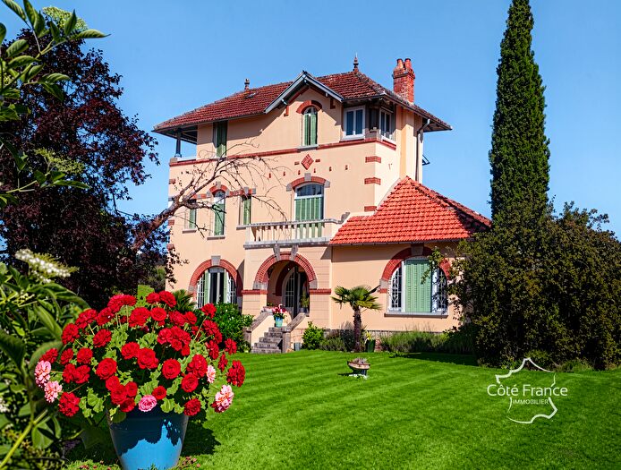 Saint-Étienne-de-Maurs - Maison 7 pièces à vendre