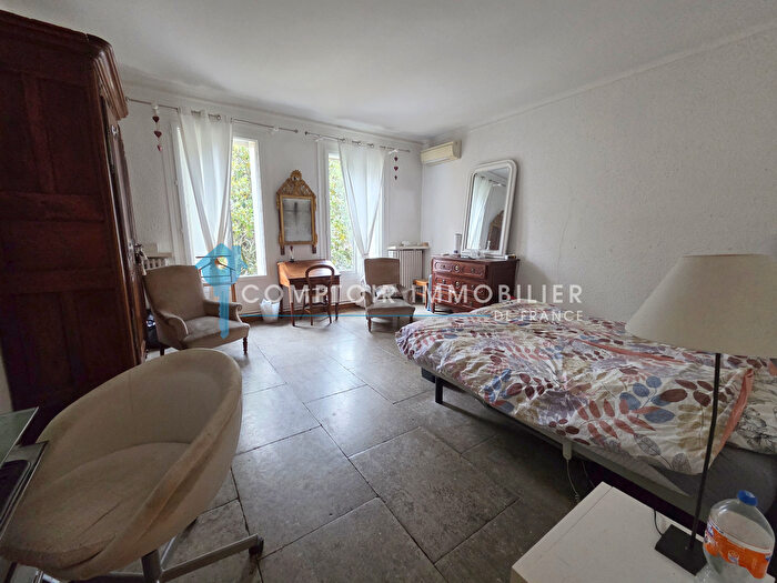 Appartement à vendre - Vauvert - 7 pièces - 4 chambres