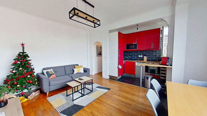 Appartement à louer - Courbevoie, Hôtel de ville - 2 pièces - 1 chambre