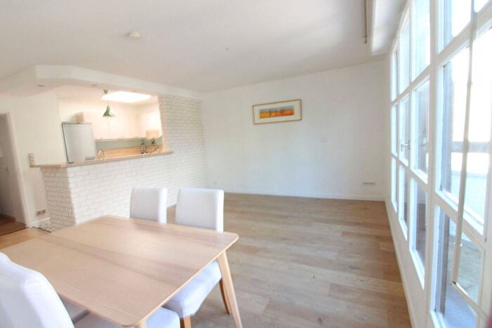 Appartement à louer - Chevry Centre, Gif-sur-Yvette - 3 pièces - 2 chambres