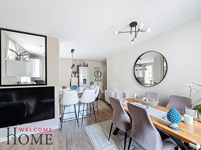 Levallois-Perret, Henri Barbusse : Appartement 3 pièces à vendre