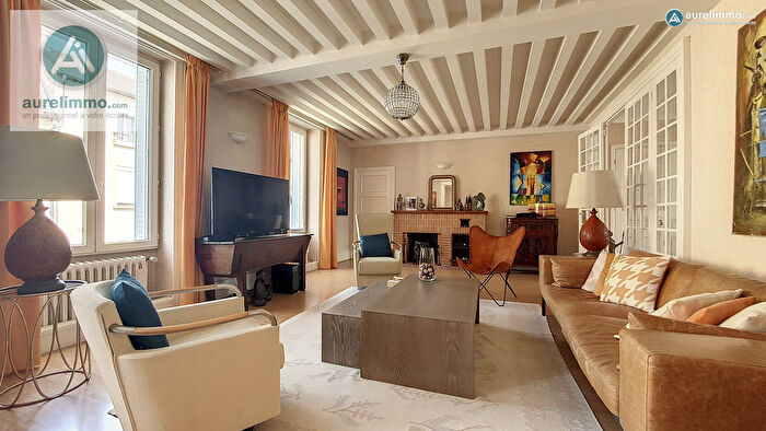 Appartement 6 pièces à Néris-les-Bains, à vendre