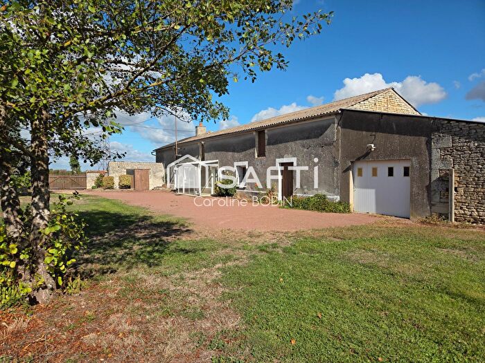 Antoigné - Maison 3 pièces à vendre